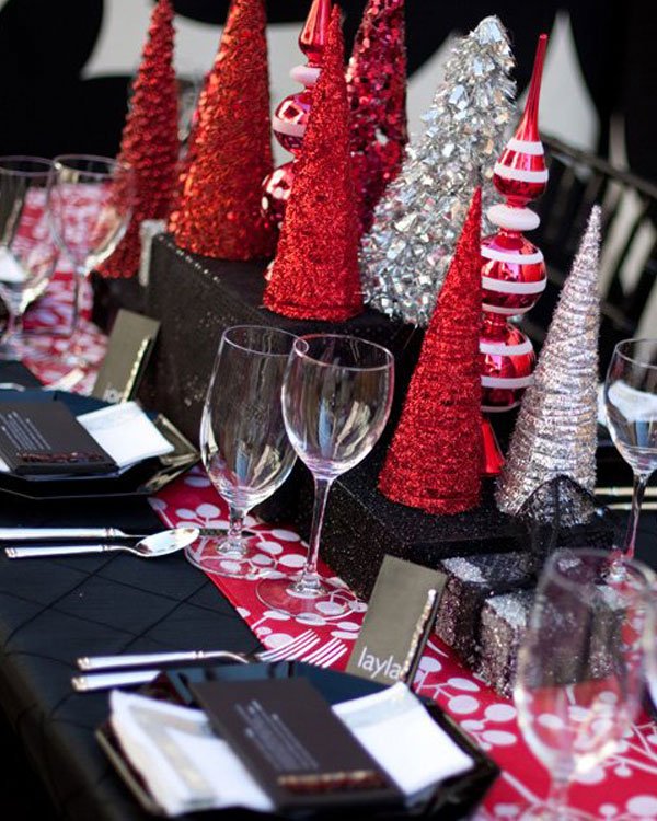 An Oh-So Merry & Mod Holiday Table // Hostess with the Mostess®